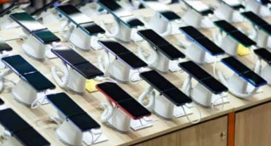 India’s mobile phone exports jump 127 times in a decade, Ashwini ...